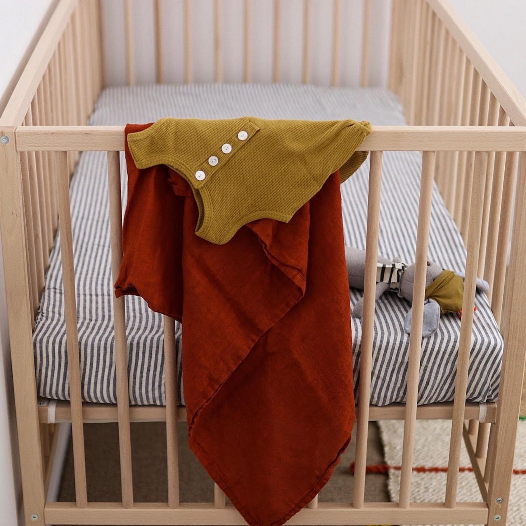 Navy Stripes Linen Cot/Bassinet Sheet – Foxtrot Home